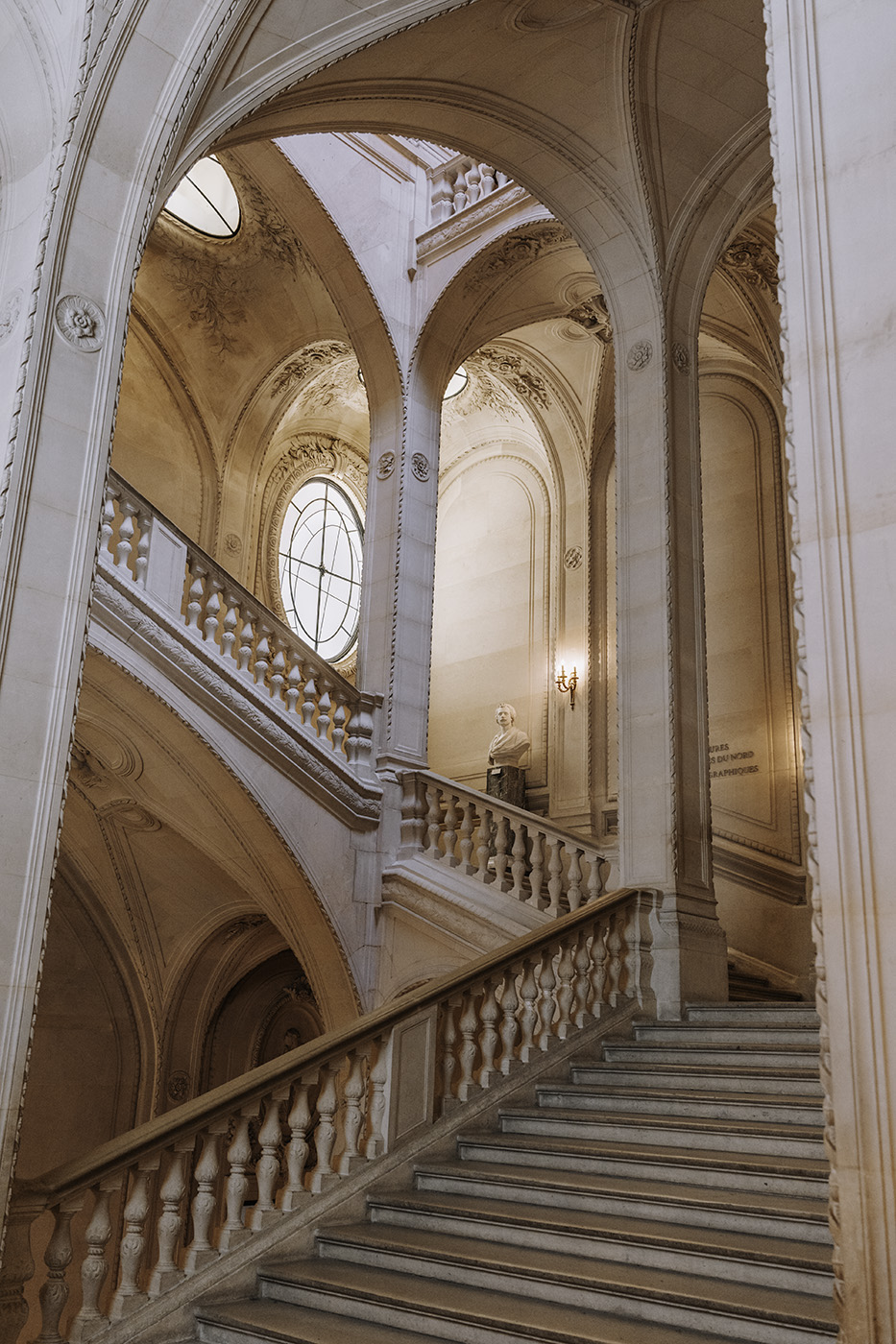 A Local's Guide to Visiting the Louvre | Away With Meredith